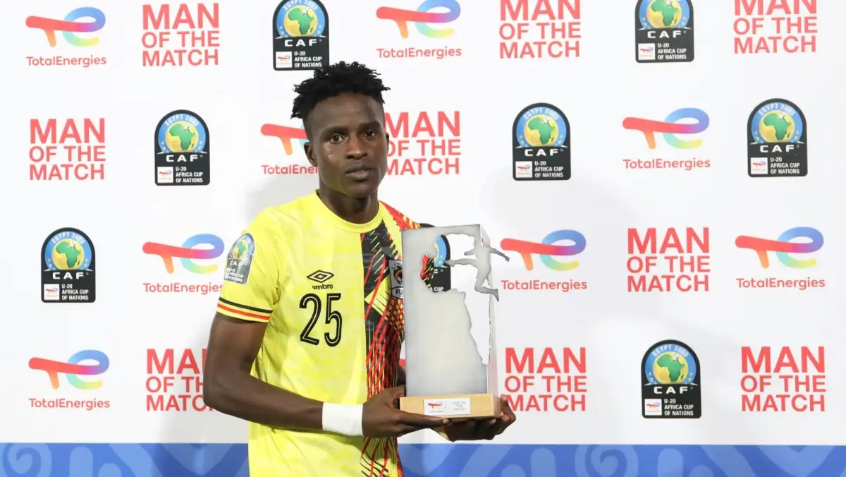 Rogers Mugisha switches to Kenyan Giants